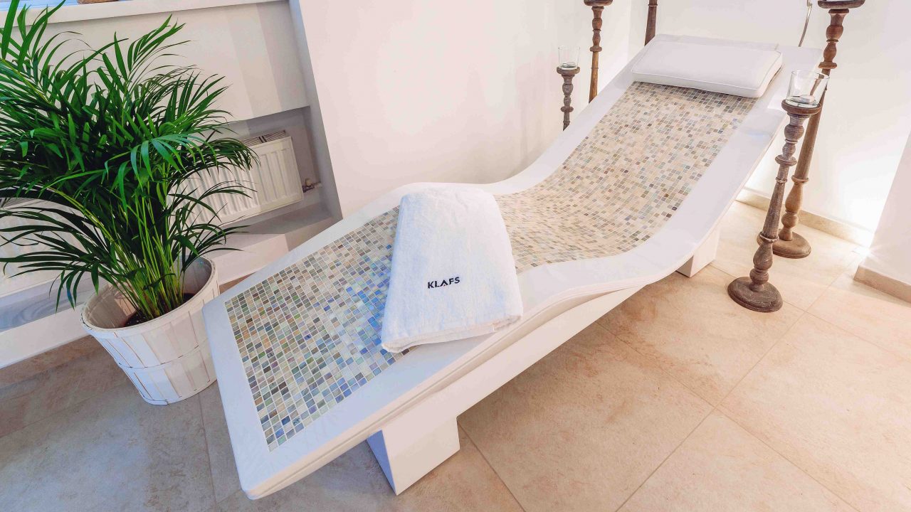 KLAFS Šildomas gultas “LINEA” | Sanilux